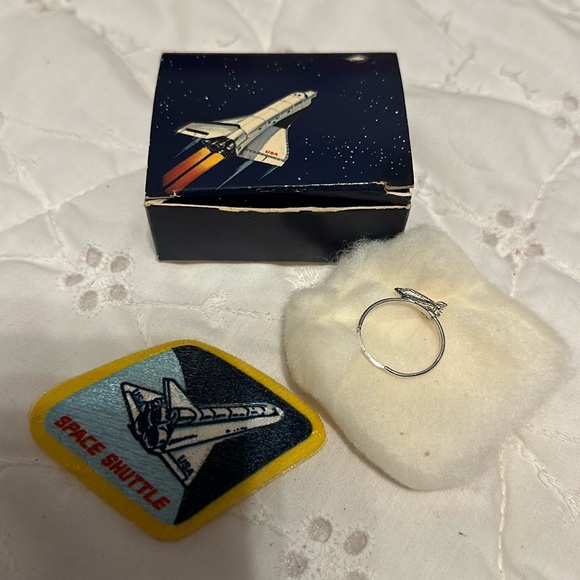 Avon | Accessories | 982 Avon Space Shuttle Ring And Patch With ...